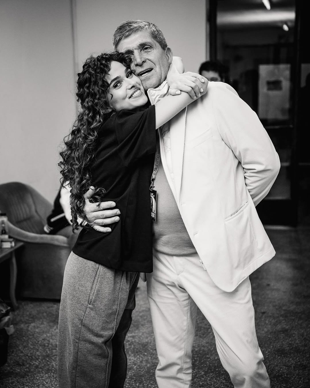 Theo Rose a dat vestea despre tatăl său. A vrut să se afle de la ea adevărul trist - Fresh24