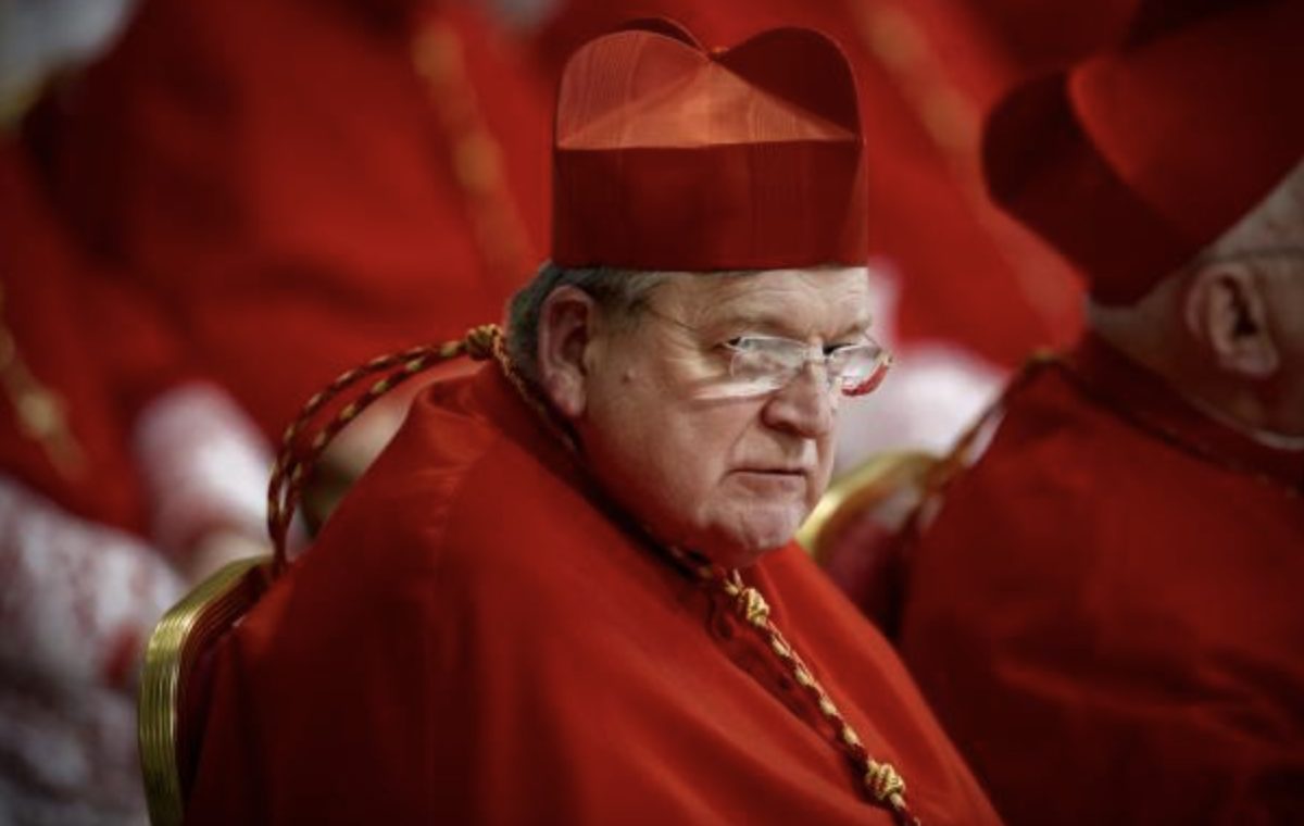 Cine este Raymond Burke, cardinalul pe care Donald Trump l-ar vrea să ...
