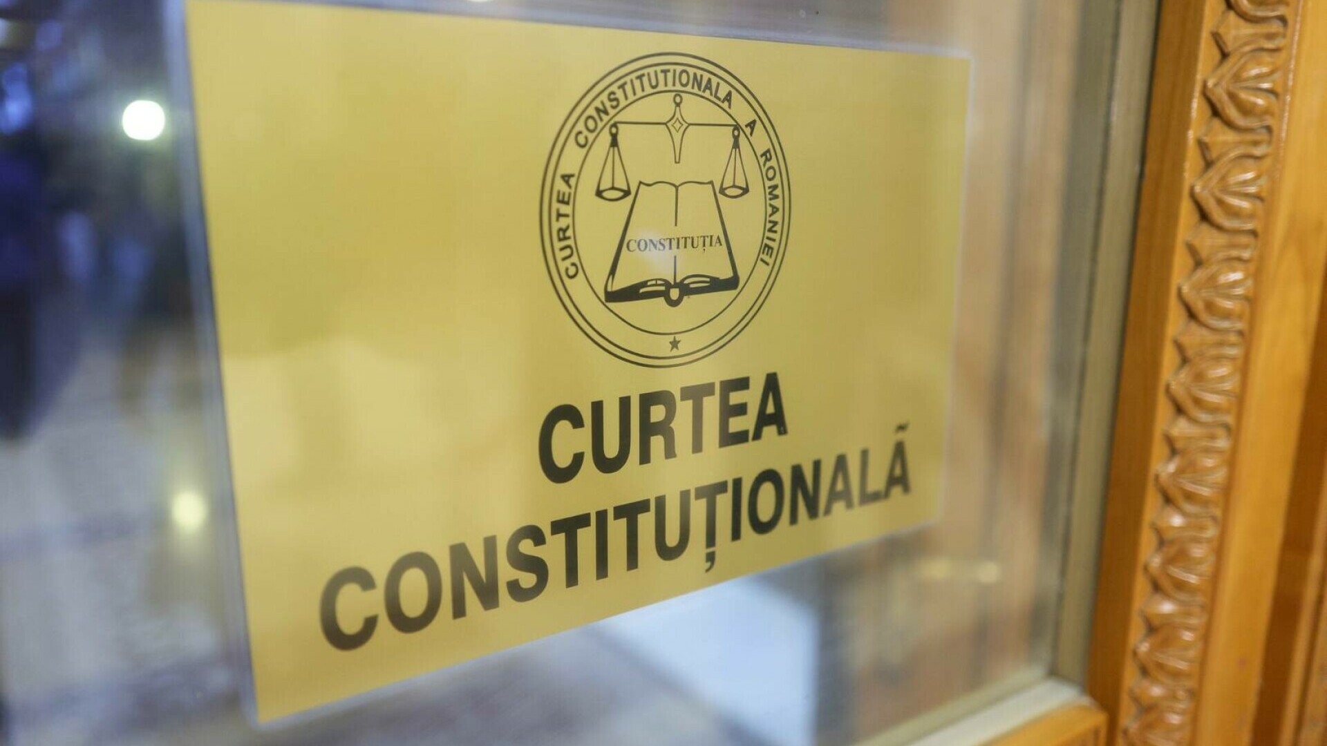 Decizie CCR, chiar acum. Este informația momentului despre Turul 1 ...