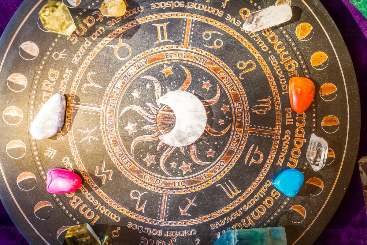 Horoscop Rune pentru iarna 2025- 2026. Patru zodii vor avea noroc din ...